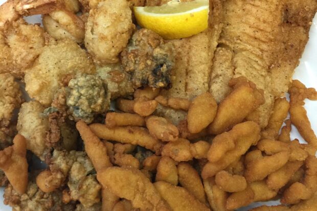 Seafood in Babson Park, FL | The Crooked Bass Grill & Tavern